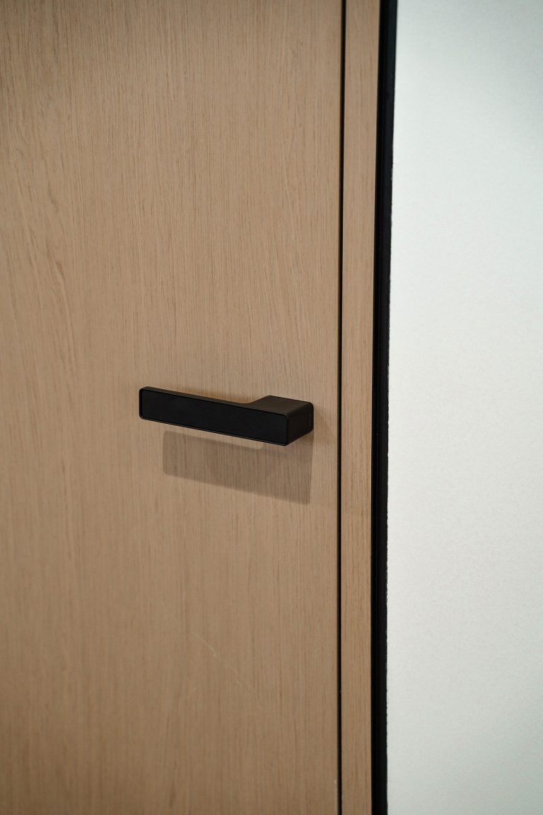 Flush Door System - ElaPorte
